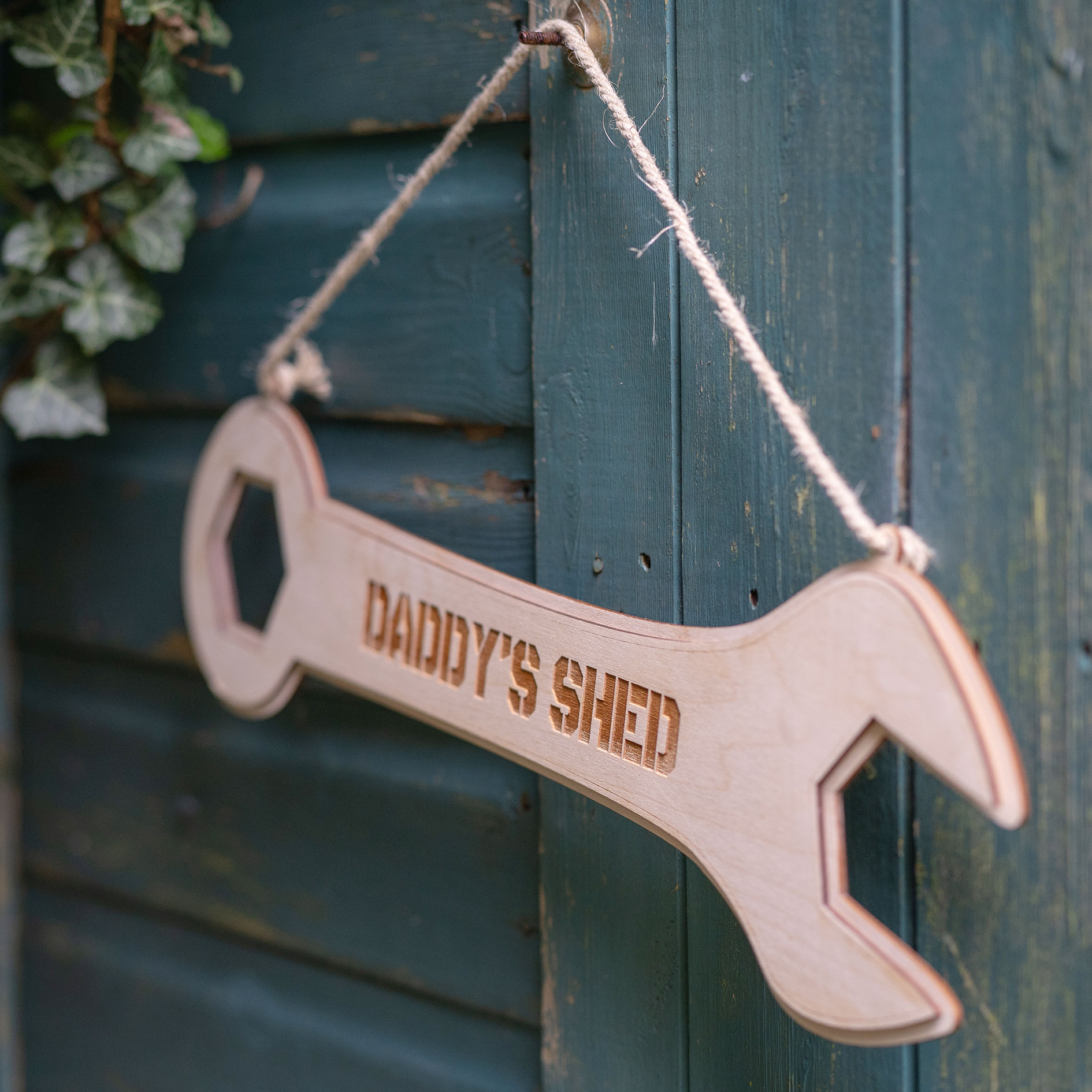 Personalised Dad's Shed Sign - Meenymineymo